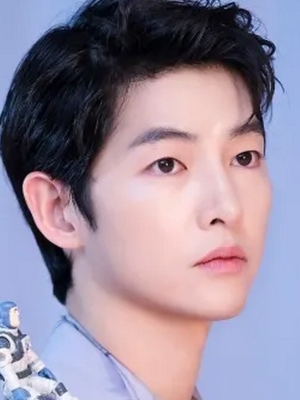 Atiqah Hasiholan dan Kellan Lutz Memikat di Red Carpet 'Java Heat'