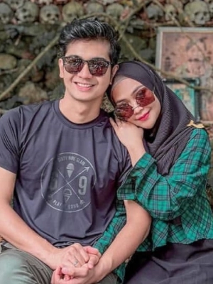 Ade Namnung: Berita, Foto, Video, Lirik Lagu, Profil & Bio | Halaman ...