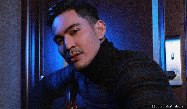 Unggah Foto Bersihkan Studio 'Karma', Robby Purba Dipuji Rajin