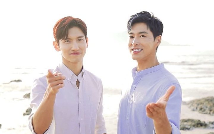 TVXQ Ganteng dan Ceria di Iklan Maskapai Penerbangan