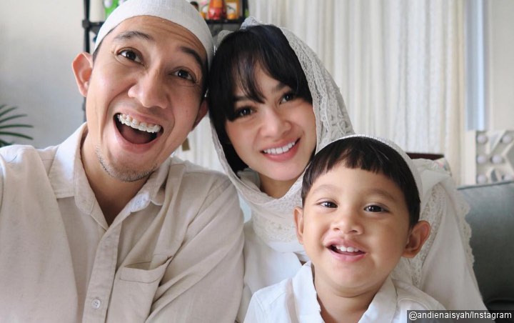 Unggah Foto Bareng, Andien Beber Kemiripan Sifat Suami Dengan Sang Putra