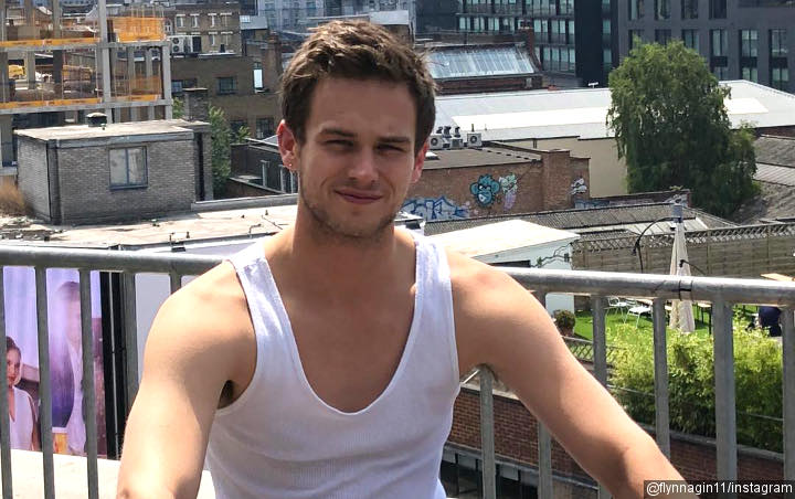 Dipuji Makin 'Jantan' Usai Putus, Netizen Berharap Mantan Sam Smith Ini ...