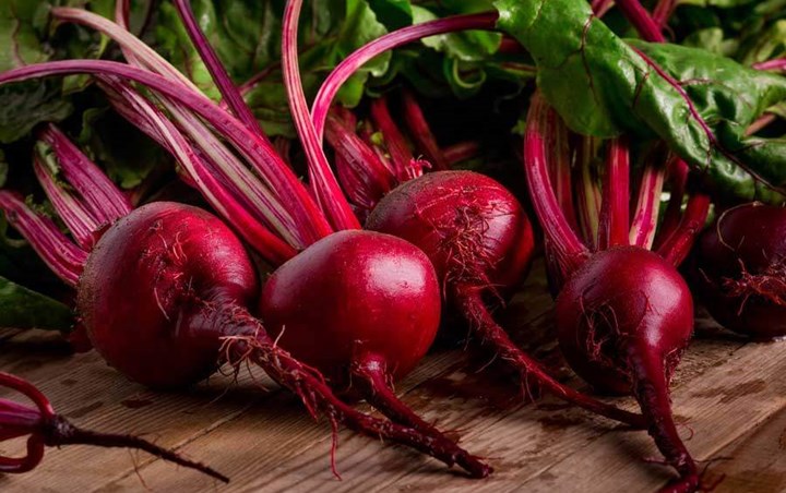 Buah Bit Membuat Air Seni Berwarna Merah