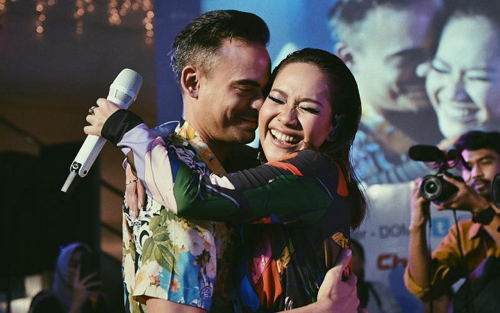 Poster Banner Dirinya 'Dicuri' Ashraf Sinclair, Bunga Citra Lestari ...