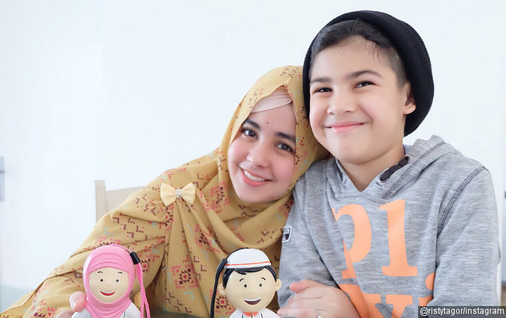 Risty Tagor Dikabarkan Sudah Menikah Ketiga Kalinya dengan Ustadz ...