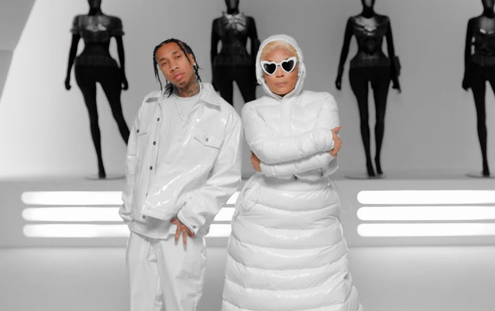 Nicki Minaj Kendalikan Tyga dalam Video Musik 'Dip'