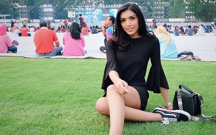 Remas Payudara Artis