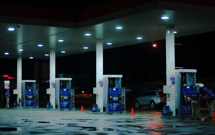 Suka Menghirup Bau Bensin dan Cat Kuku? Ketahui Deretan Bahaya yang Mengintai Hingga Kematian