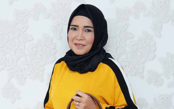 Dikritik Makan tak Semeja Bareng ART, Muka Judes Ibu Ayu Ting Ting ...