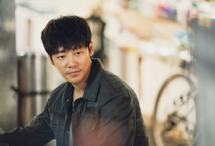 Yoon Hwa Pyung (Kim Dong Wook) - "The Guest"