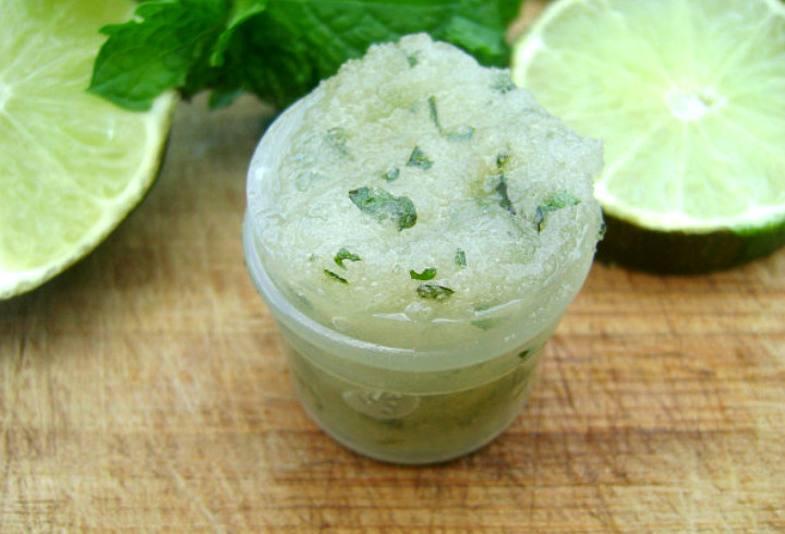 Scrub Gula Pasir dan Jeruk Nipis Mampu Atasi Bruntusan