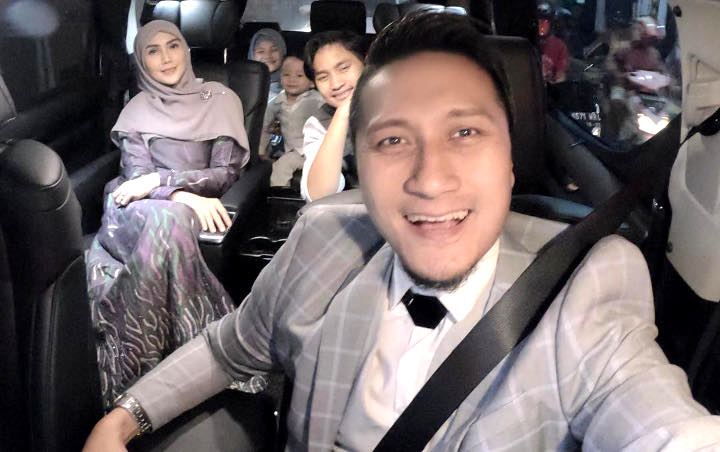 Jenguk Ustaz Arifin Ilham, Arie Untung Terharu Diberi Pesan Begini