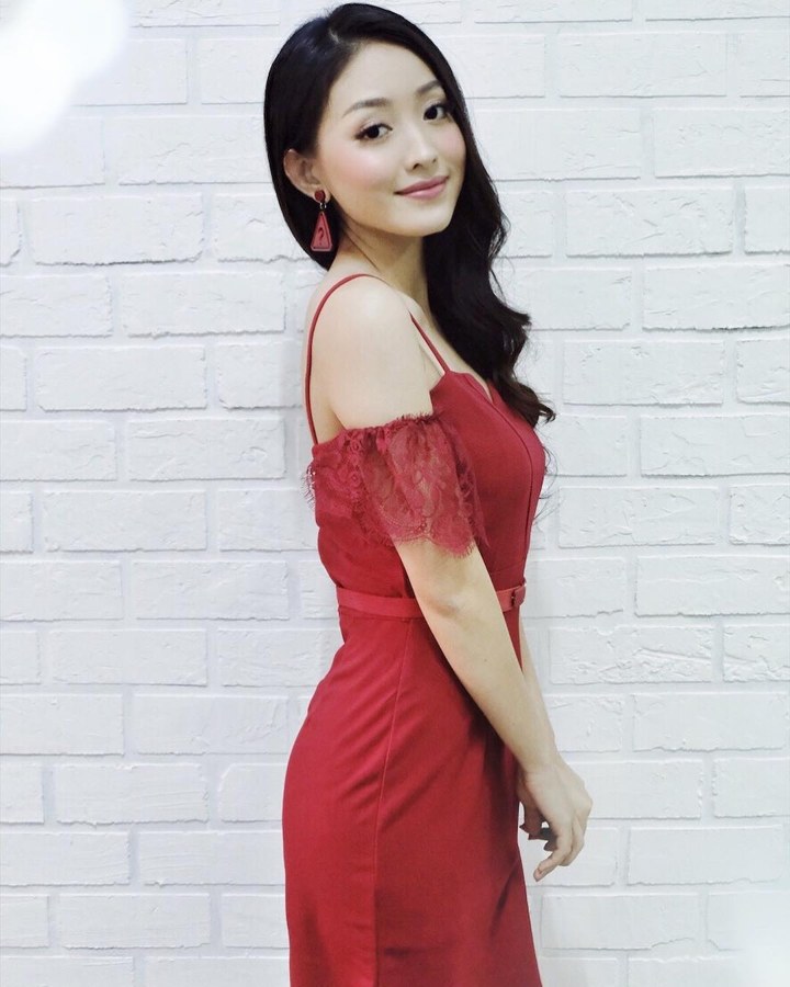 Simpel Pakai Dress Merah, Potret Imlek 2019 Natasha Wilona Ini Banjir ...