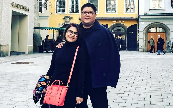 Rumah Kampanye Suami Ruth Sahanaya Dibakar Orang, Kobaran Api Melahap ...