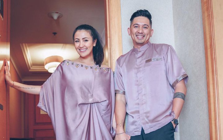 Ryan Delon Bagikan Potret Masa Kecil Sharena Sang Istri Lewat Pose ...