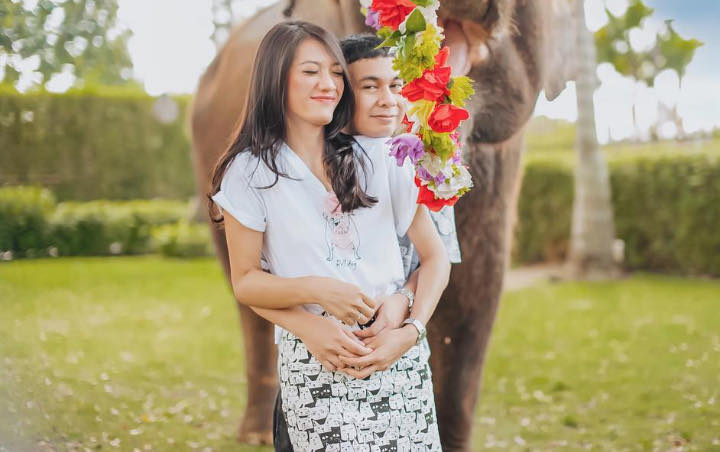 Bagikan Foto Perdana Usai Melahirkan, Anissa Aziza: Bayi Siapa Nih?