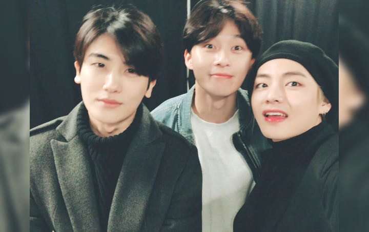 Pesan di Grup Chat Park Seo Joon dan V BTS Capai Ribuan Saat Ditinggal Park Hyungsik