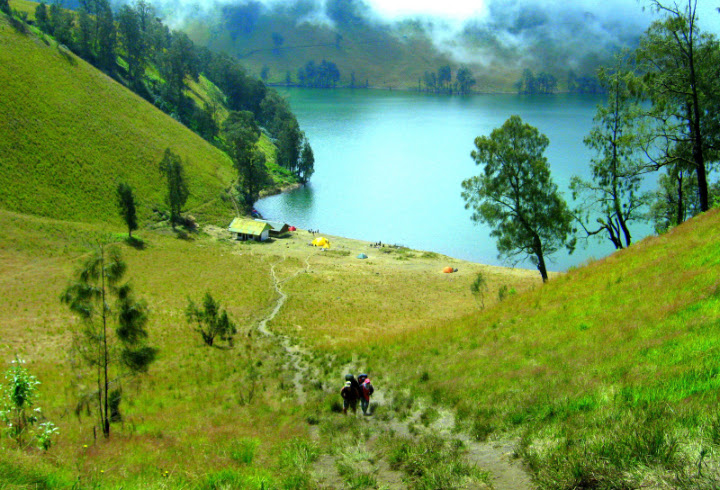 Ranu Kumbolo, Danau di Atas Gunung yang Sangat Asri dan Memukau