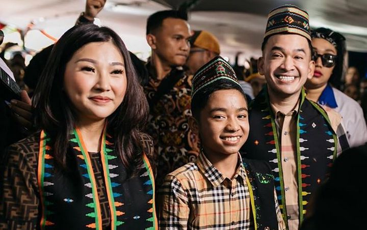 Penuh Air Mata, Momen Haru Ruben Onsu Jalani Prosesi Adat Bersama Betrand Peto