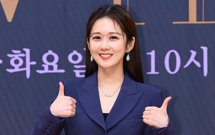 Jang Nara Tampil Seksi Buka-Bukaan di 'VIP', Malah Dipuji Menggemaskan