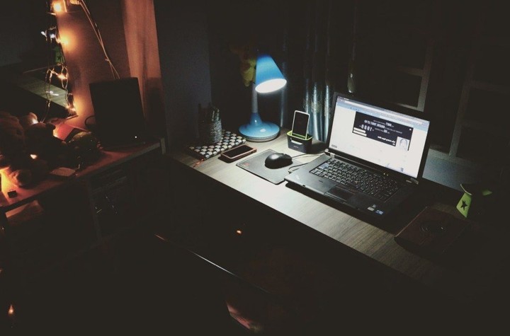 Atur Gelap Terang dan Kontras Sinar Laptop atau Komputer untuk ...