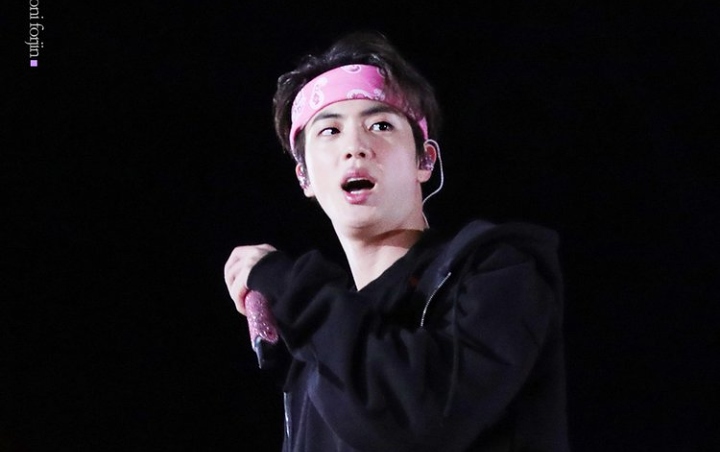 Rambut Mullet Jin BTS di Season Greetings 2020 Bikin Syok Berat, Tetap ...
