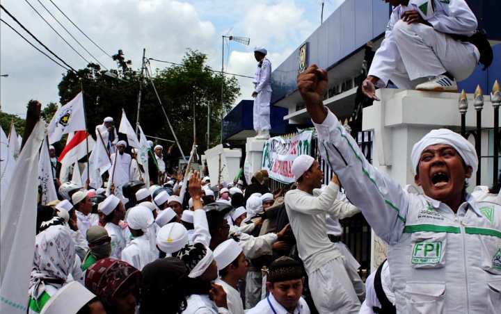Massa FPI Demo di Kemenko Polhukam, Minta Habib Rizieq Dipulangkan