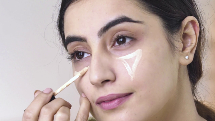 Ingin Hasilkan Makeup Tahan Lama? Simak 7 Tips Ini Biar Riasanmu Tak ...