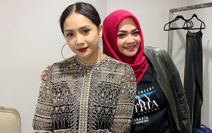 Masa Muda Mama Rieta Disebut Sangat Mirip Nagita Slavina di Iklan ...