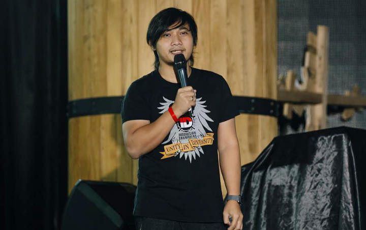 Brian SO7 Foto Bareng 'Sephia' Tepis Kisah Horor, Wajah Mirip Via ...