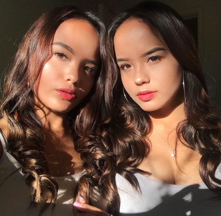 7 Potret The Connell Twins, Selebgram Seksi Yang Sedang Berseteru ...