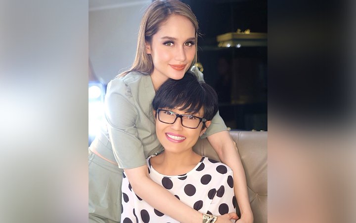 Ternyata Ini Alasan Ibunda Cinta Laura Enggan Ganti Model Rambut
