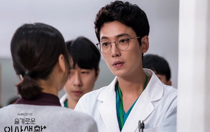 Jung Kyung Ho Semangat Syuting 'Hospital Playlist' Meski Perankan Karakter Kasar, Ini Alasannya
