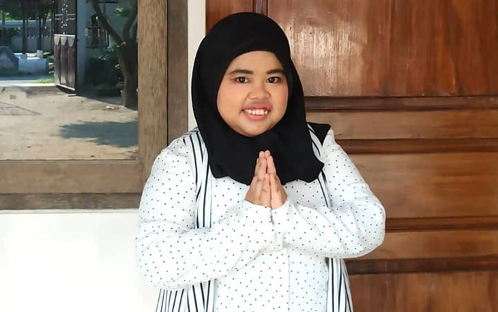 Kekeyi Merem Melek Seksi, Riasan Tebal Bikin Auto Istigfar