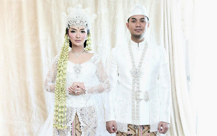 Digelar Tertutup, Intip 8 Potret Pernikahan Siri Zaskia Gotik dan Suami ...