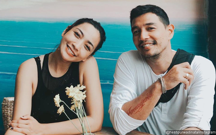 10 Tahun Menikah, Hesti Purwadinata dan Edo Borne Ungkap Sering Cemburuan