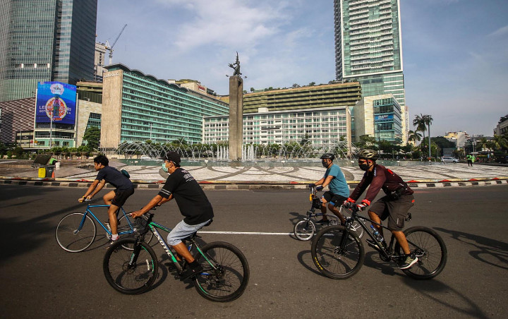 CFD DKI Ditiadakan, Bundaran HI Masih Dipadati Pesepeda Hingga Pelari