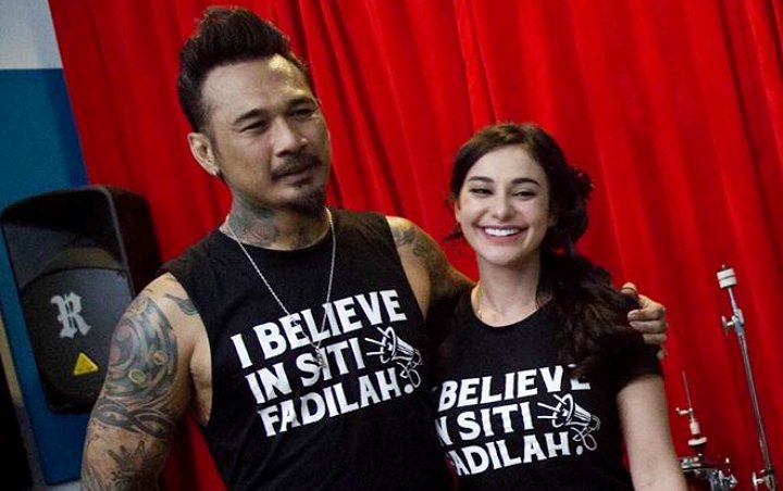 Jerinx SID Ungkap Istrinya Doyan Ngemil Bunga Melati, Untuk Hal Mistis?