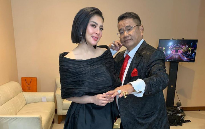 Hotman Paris Mendadak Pajang Foto Bareng Syahrini: Dia Sudah Dapat Konglo