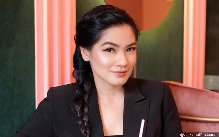 Wajah Sendu Titi Kamal dengan Tangan Penuh Luka Bikin Khawatir, Ada Apa?