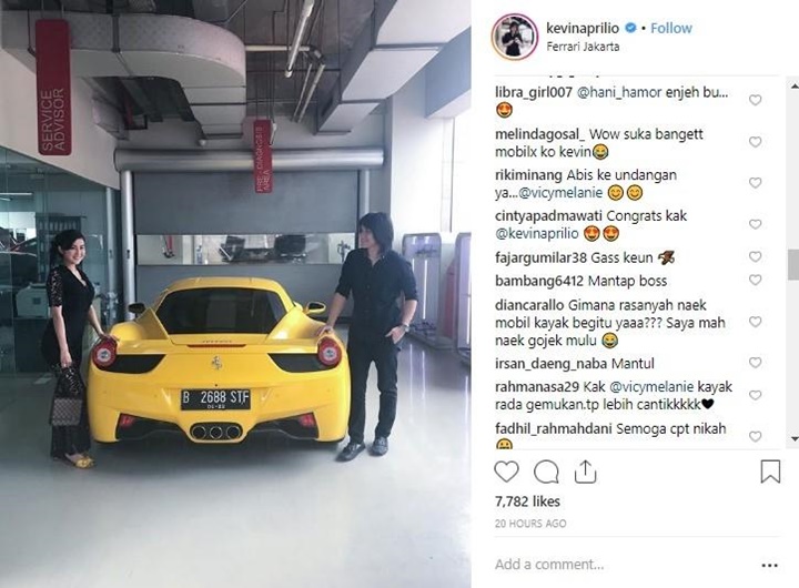 Kevin Aprilio Pamer Kado Pernikahan Super Mewah, Mobil Ferrari Miliaran ...