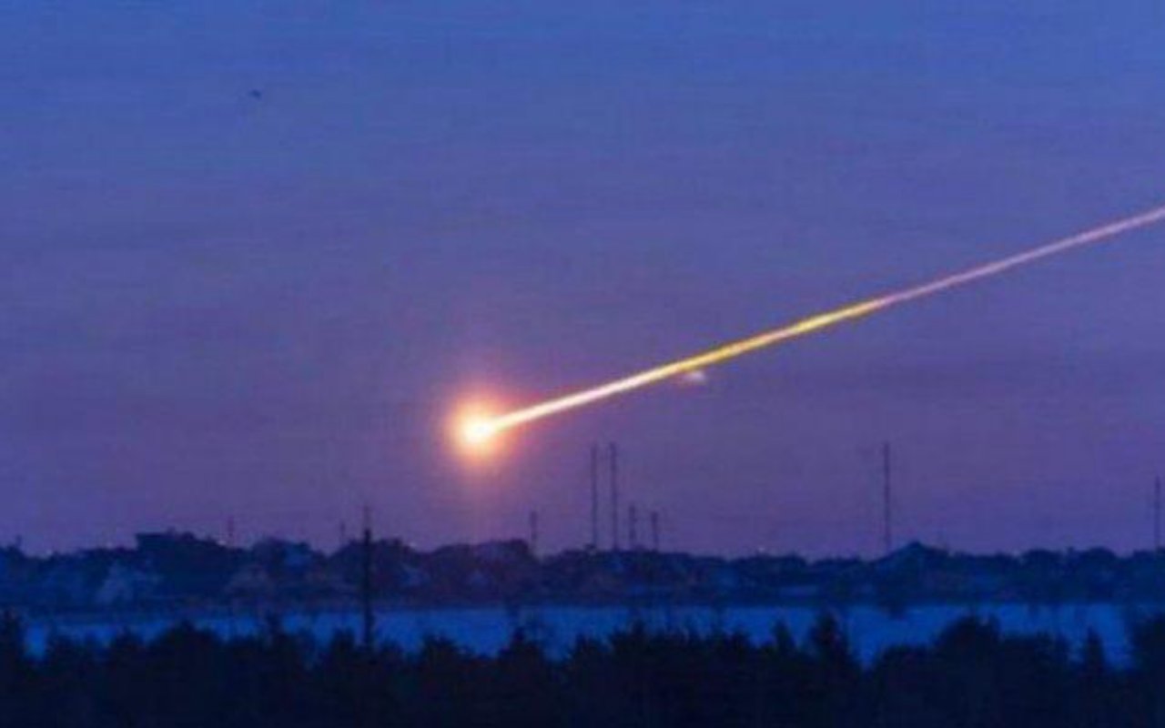 Fenomena Kilatan Cahaya Terlihat di Puncak Merapi, Diduga Bintang Alihan