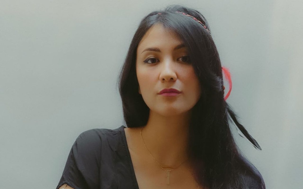 Sharena Bagikan Foto Tanpa Make up Semasa SMA, Benda ini Curi Fokus