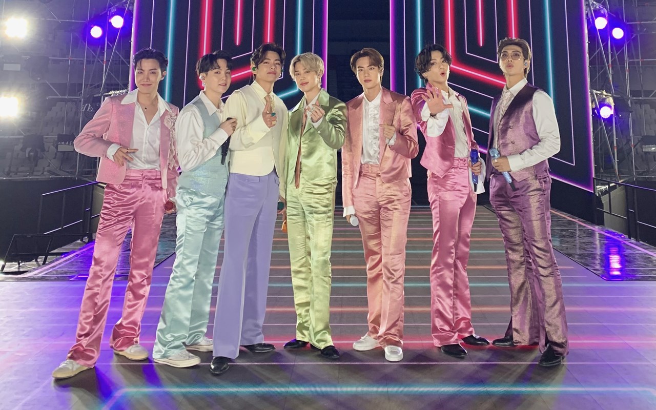 BTS Meriahkan Suasana Liburan Fans Dengan Rilis 'Dynamite' Versi ...