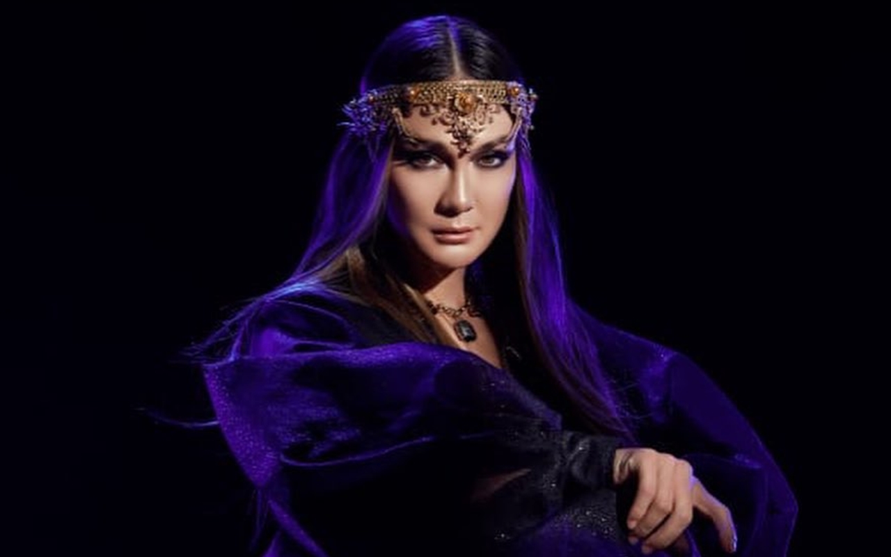 Direktur Mode Majalah ini Beber Profesionalitas Luna Maya di Usia 20 Tahun