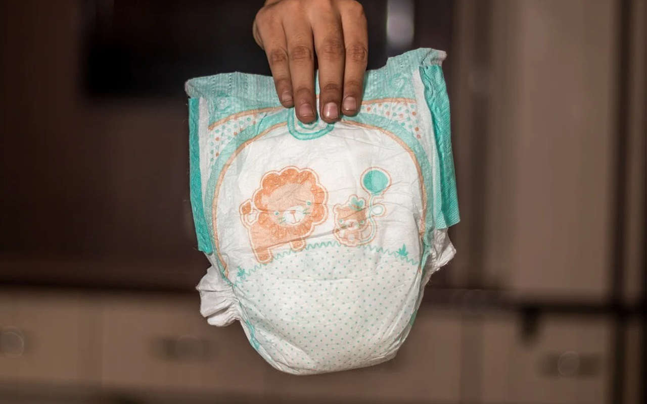 Sampah Popok Cemari Kali Surabaya, Ini Bahayanya Jika Mikroplastik ...