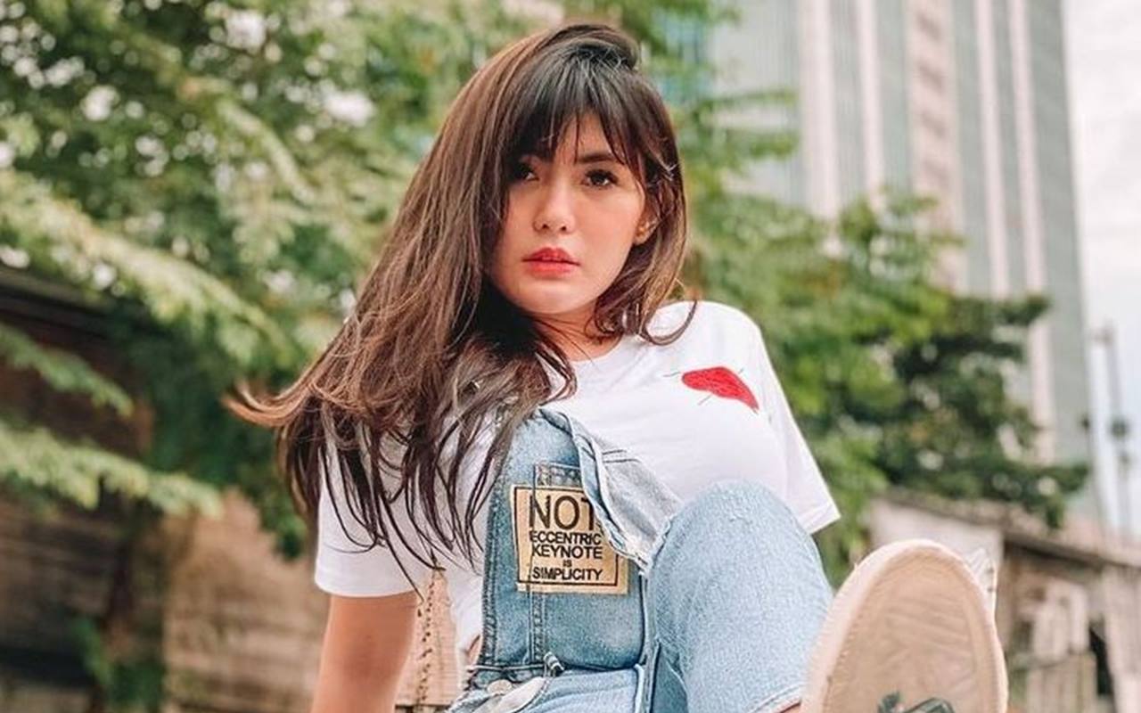 Angela Lee Emosi Lagu 'Indonesia Raya' Dilecehkan Sampai Lirik Diubah ...