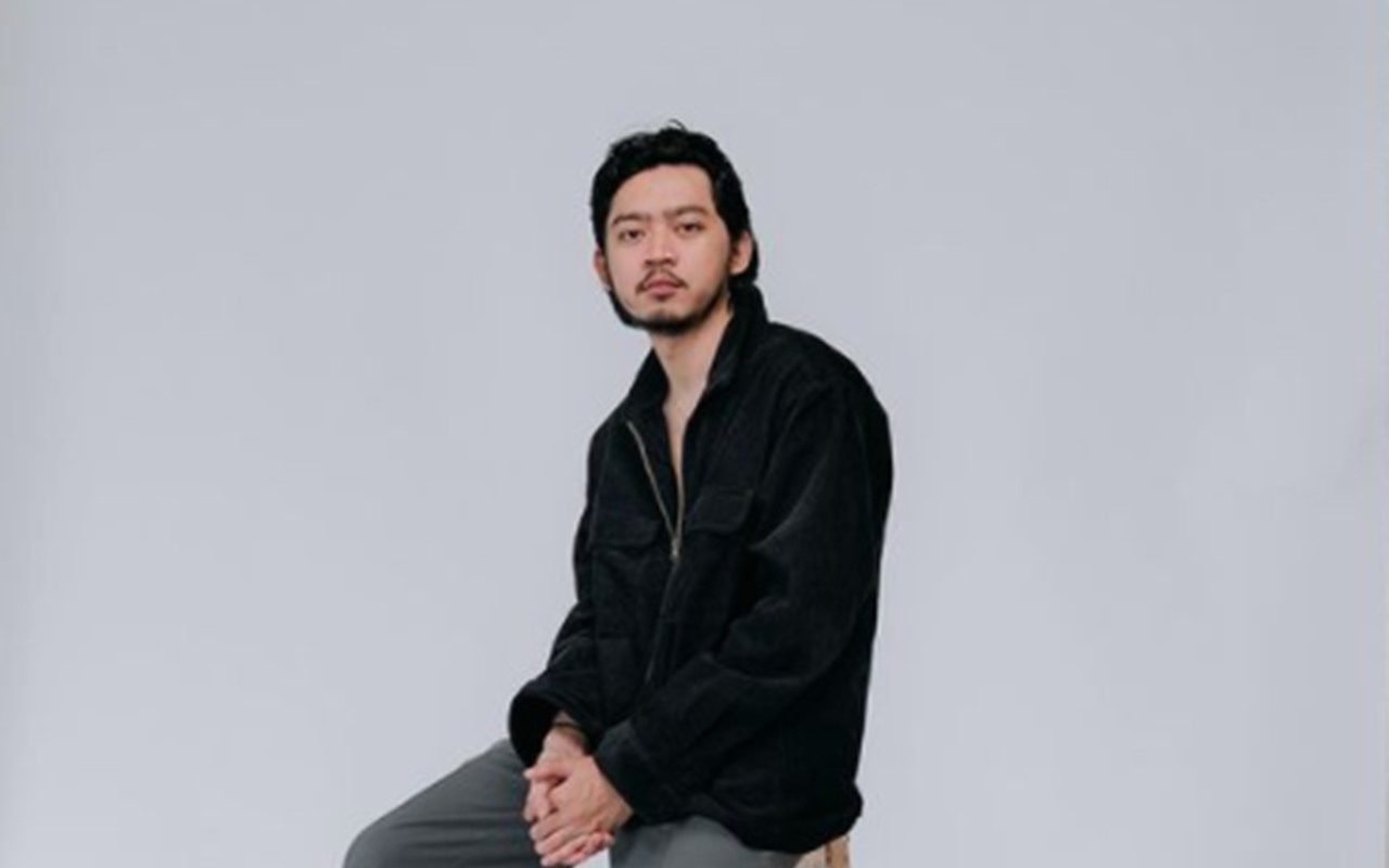 Dituding Curi Artwork Untuk Cover Album 'Solipsism 0.2', Pamungkas ...