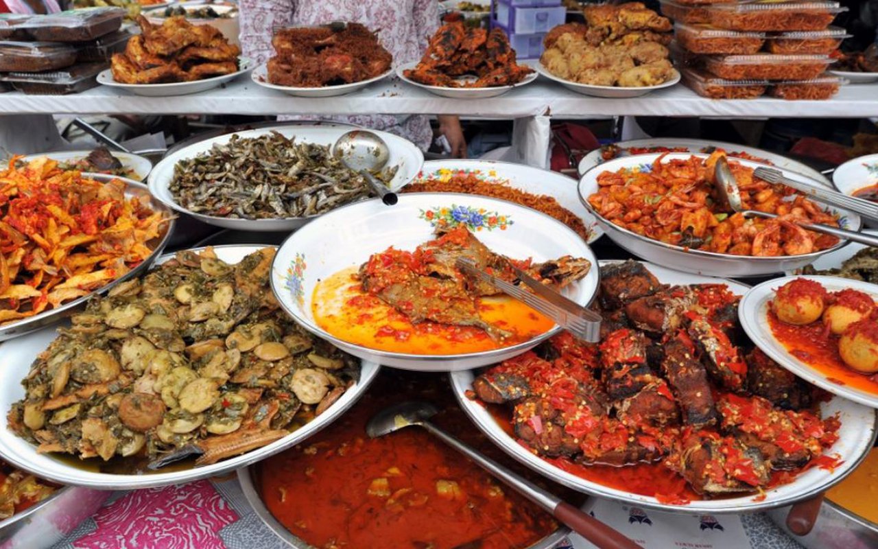 Ada Rendang Hingga Dendeng, Ini 7 Kuliner yang Wajib Kamu Coba Saat ...
