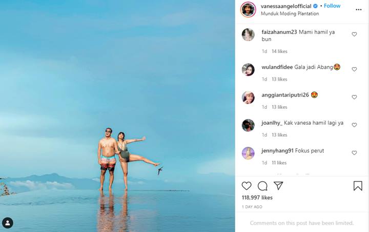 Vanessa Angel Pose Mesra Bareng Suami di Kolam Renang, Perut Buncitnya Bikin Salfok